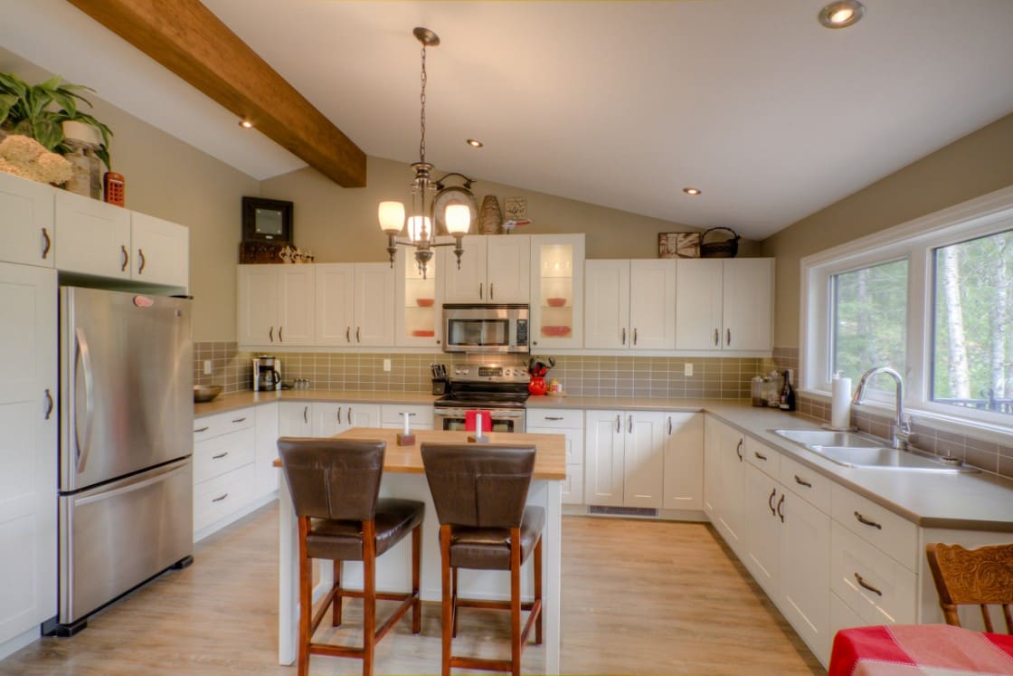 Revelstoke Coach House Timber Frame Design - Streamline Design