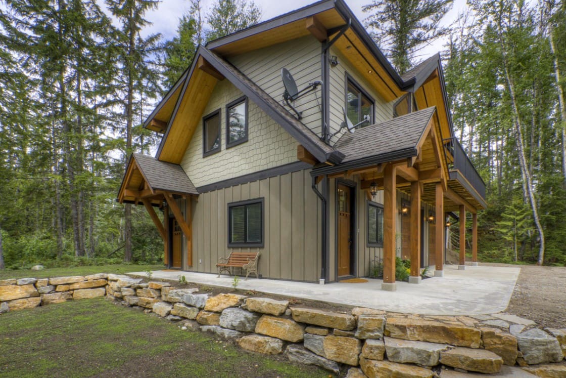 Revelstoke Coach House Timber Frame Design - Streamline Design