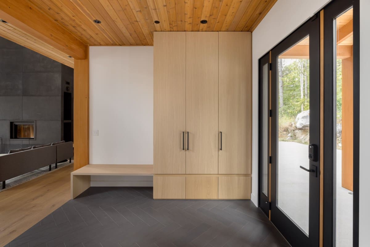 The Modern West Coast Timber Frame Design - Streamline Design